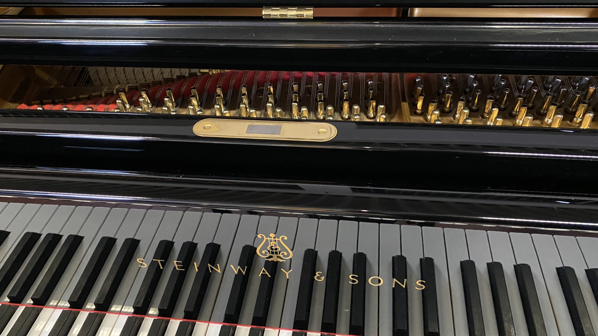 Steinway & Sons Flügel B 211 in Schwarz poliert, gebraucht - Klavierhaus Klavins Bonn